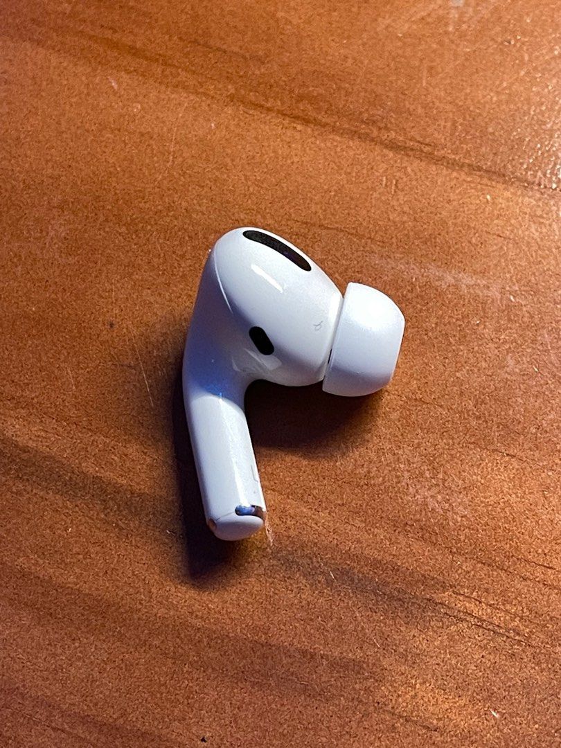 Apple Airpods Pro gen 1 left side, Audio, Earphones on Carousell