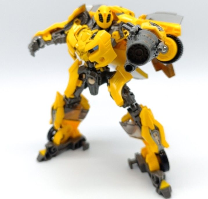 BAIWEI TW1025 Bumblebee transformers toys Transfomable robot toys brand ...