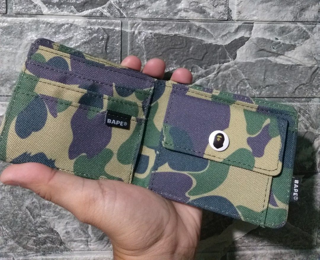 BAPE BIFOLD WALLET, Men's Fashion, Watches & Accessories, Wallets ...