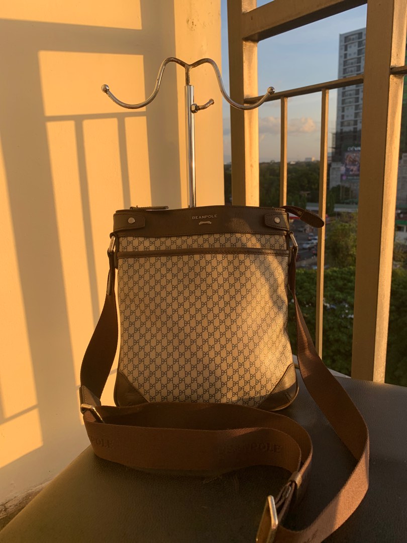 Beanpole Sling Bag, Men's Fashion, Bags, Sling Bags on Carousell