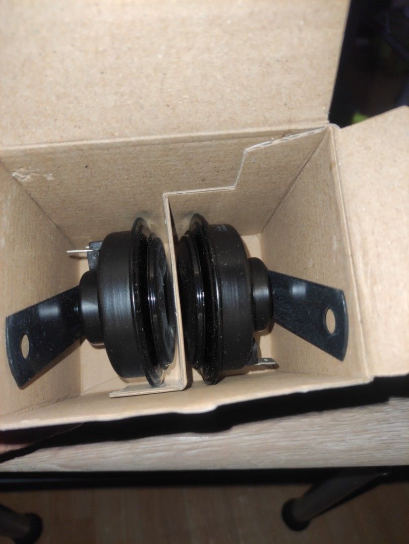 (Authentic)Bosch FC2 Dual Horn compact very Loud horn and classy, Car ...