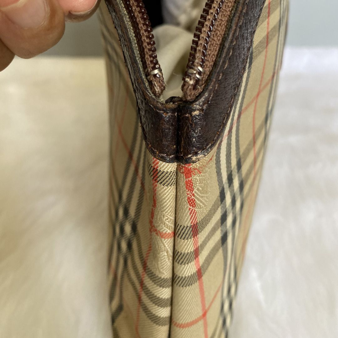 Burberry Haymarket Vintage Check Clutch Bag, Women's Fashion, Bags ...