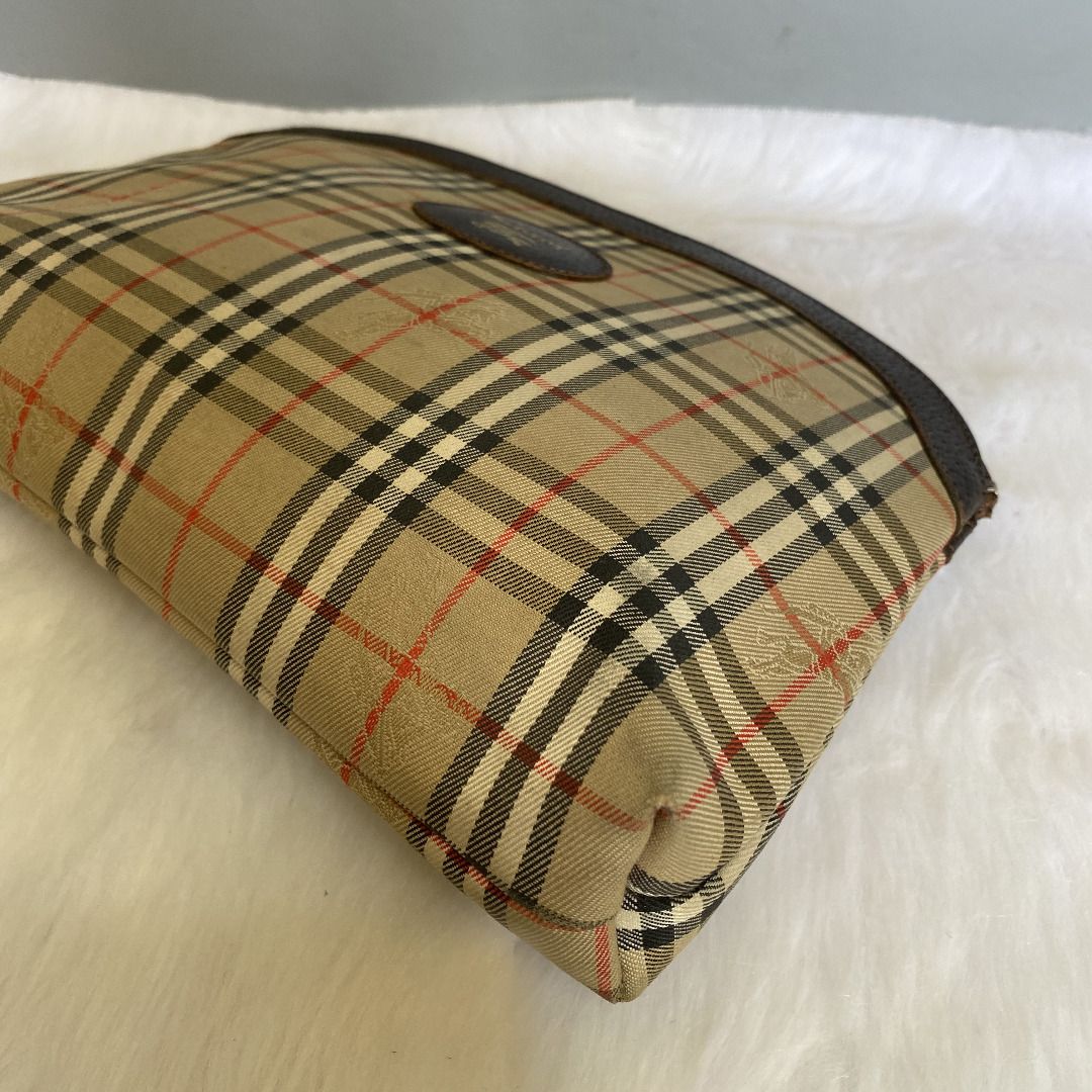 Burberry Haymarket Vintage Check Clutch Bag, Women's Fashion, Bags ...