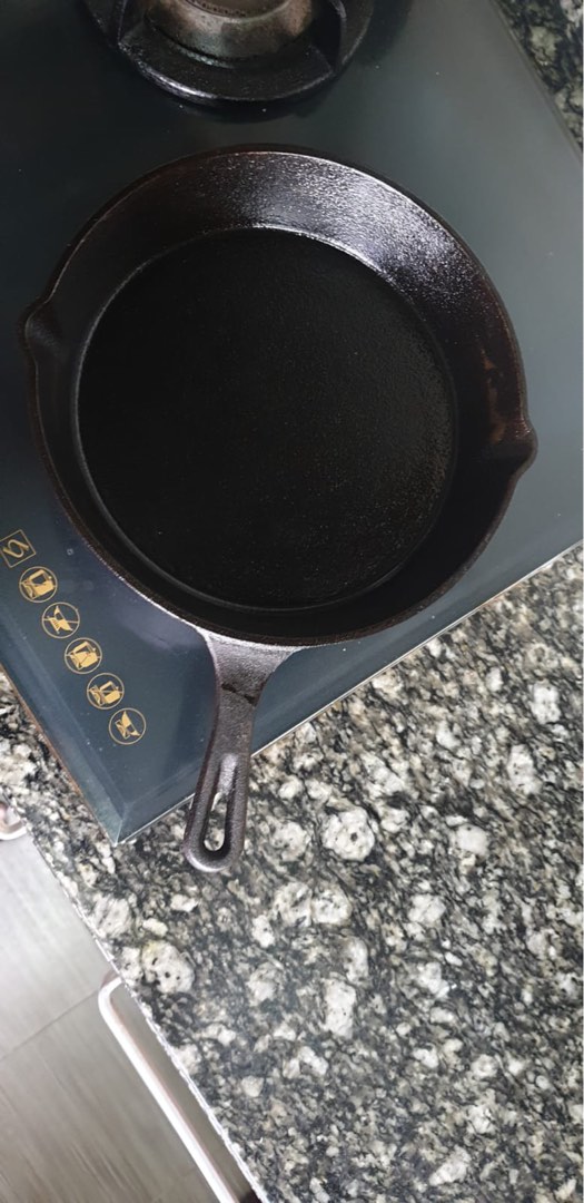 Cast Iron pan, Furniture & Home Living, Kitchenware & Tableware ...