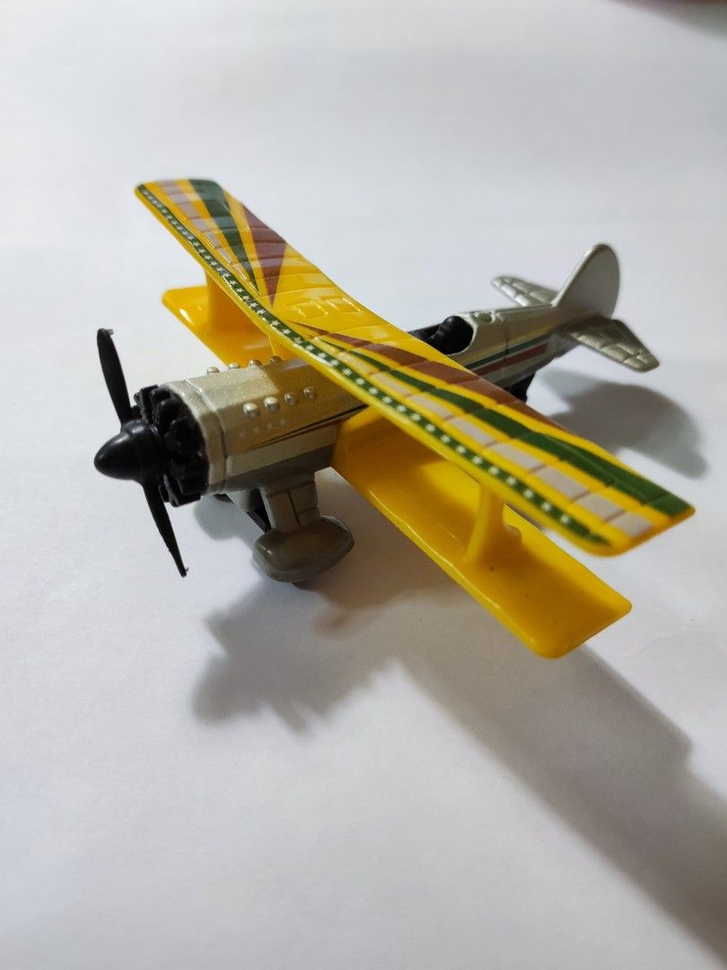 Classic Metal Small Toy Plane, Hobbies & Toys, Toys & Games on Carousell