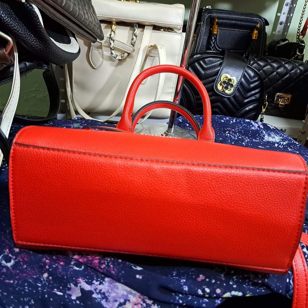 Dusto red 2way bag, Women's Fashion, Bags & Wallets, Cross-body Bags on ...