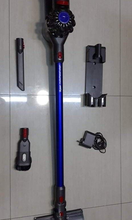 Dyson v7 cordless vacuum, TV & Home Appliances, Vacuum Cleaner ...