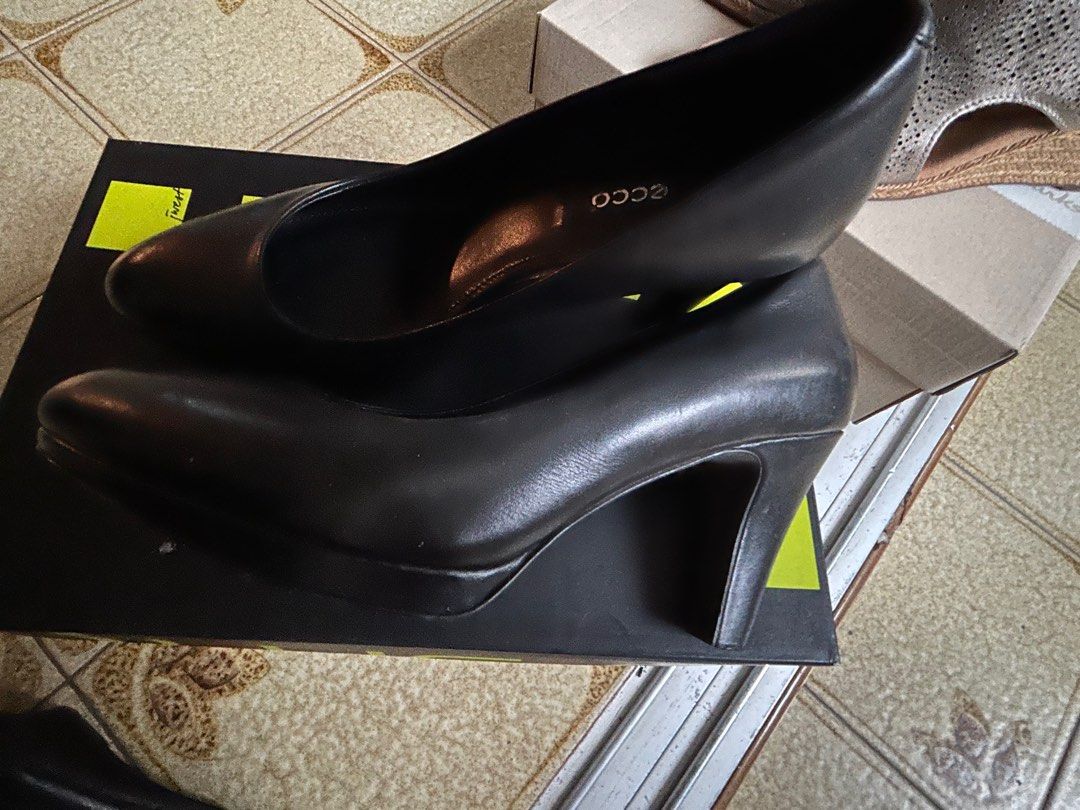 Ecco, Women's Fashion, Footwear, Heels on Carousell