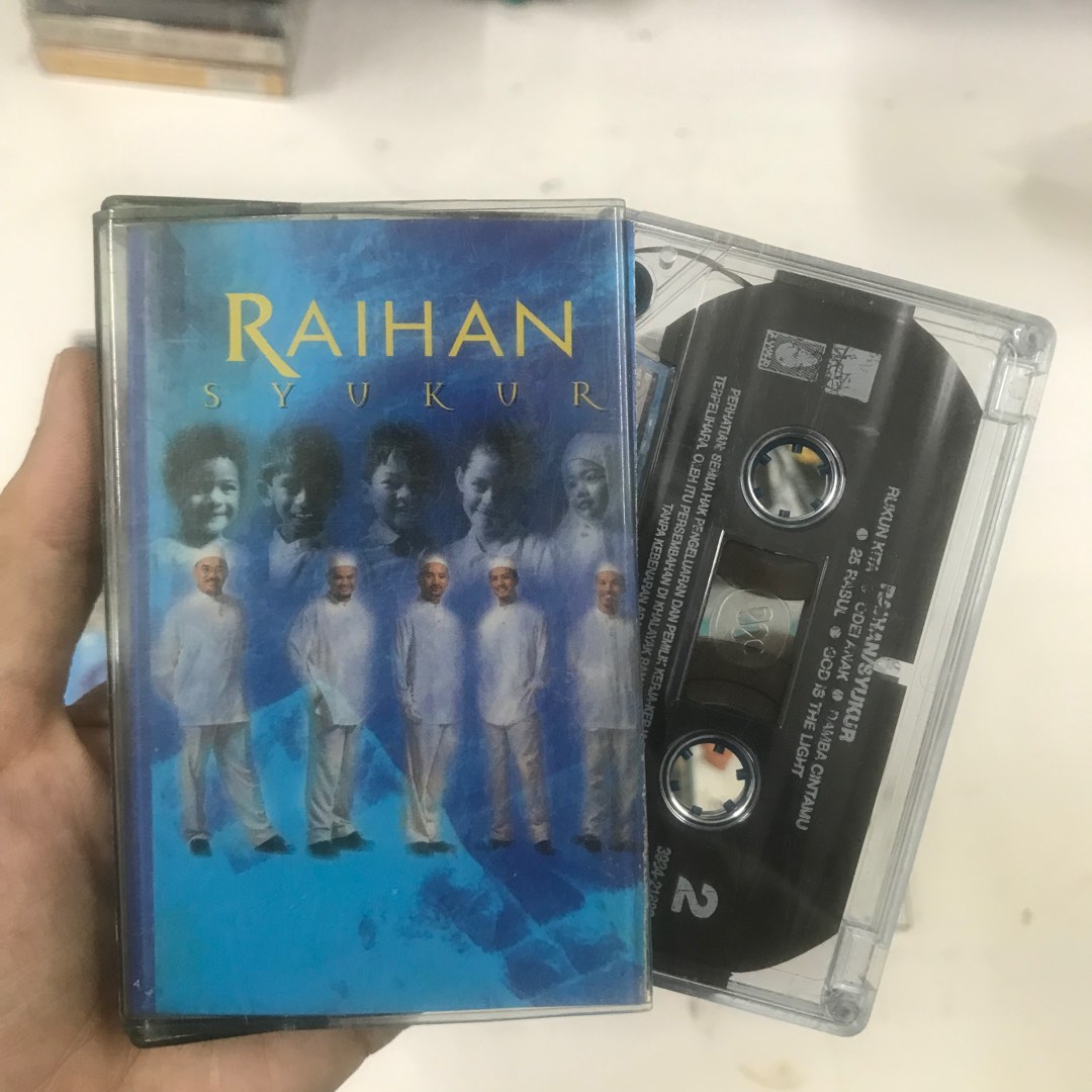 Kaset album Raihan, Hobbies & Toys, Music & Media, CDs & DVDs on Carousell