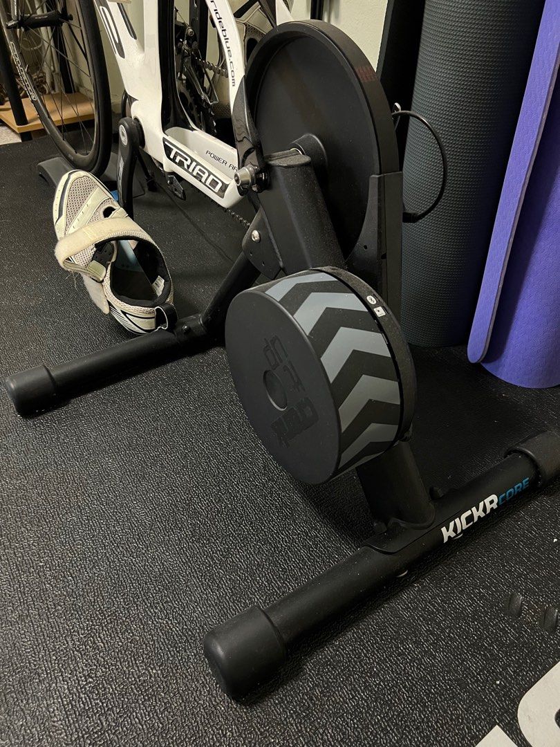 Kickr Core Power Trainer with Mat, Sports Equipment, Bicycles & Parts ...