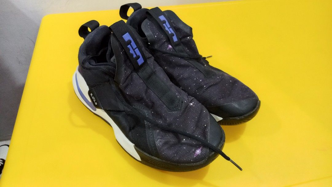 Lebron james Ambassador 11, Fesyen Pria, Sepatu , Sneakers di Carousell