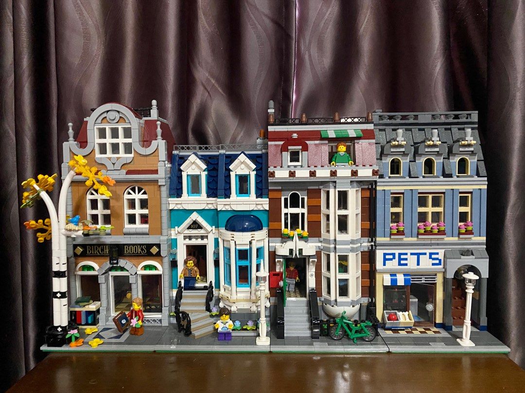 Lego Pet Shop + Bookshop (Modular Building), Hobbies & Toys, Toys ...