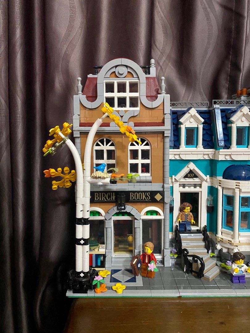 Lego Pet Shop + Bookshop (Modular Building), Hobbies & Toys, Toys ...