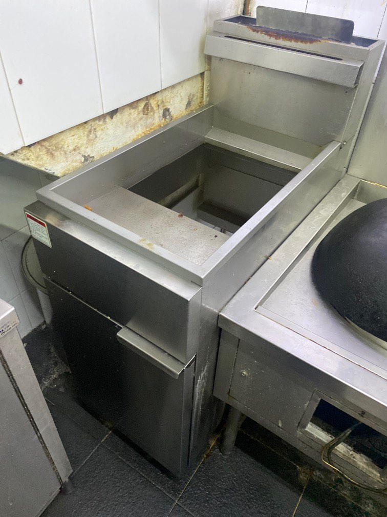 LPG Deep Fryer 395 x 770 x 1100, TV & Home Appliances, Kitchen Appliances, Fryers on Carousell