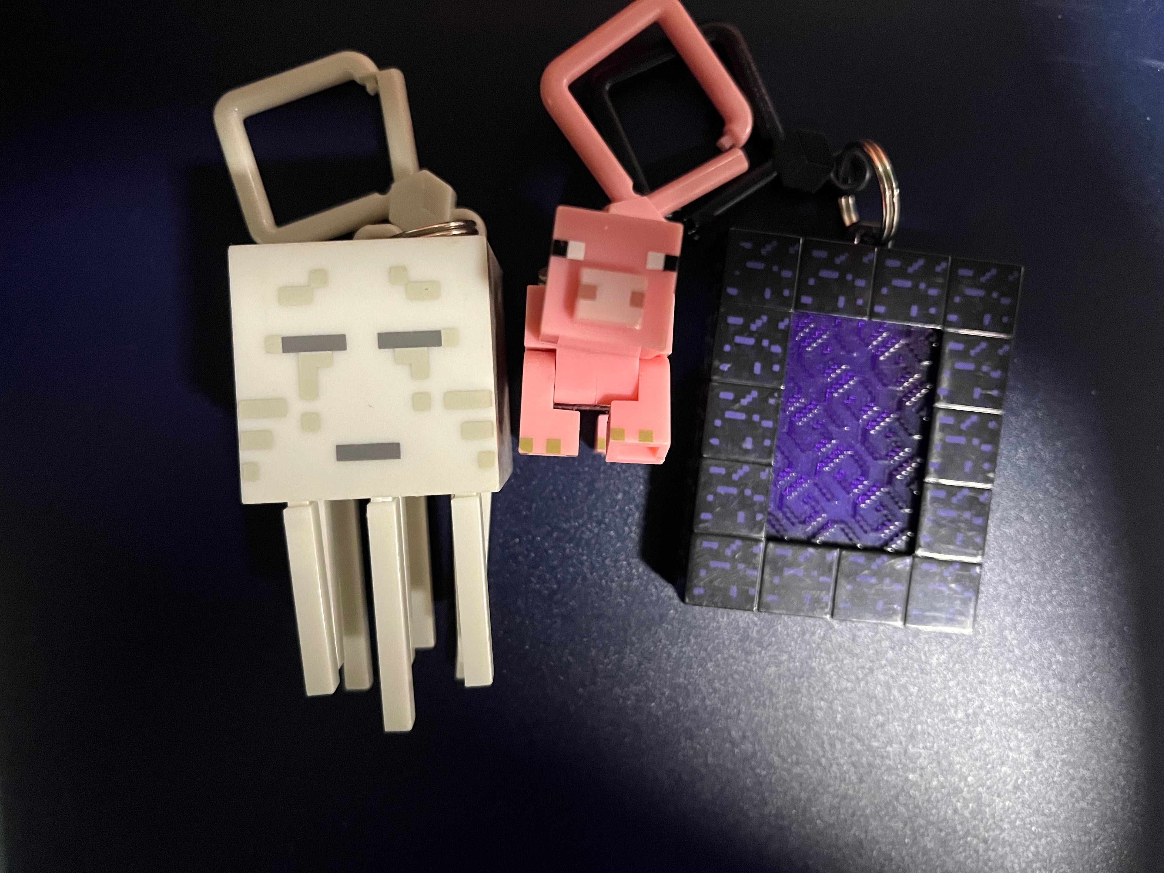 Minecraft keychain, Hobbies & Toys, Toys & Games on Carousell