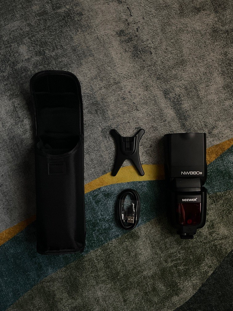 Neewer NW880s TTL Speedlight (Sony Mount) with box, Photography ...