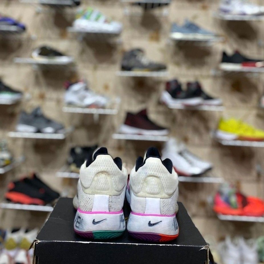 Nike Zoom Rise 2 white purple, Fesyen Pria, Sepatu , Sneakers di Carousell