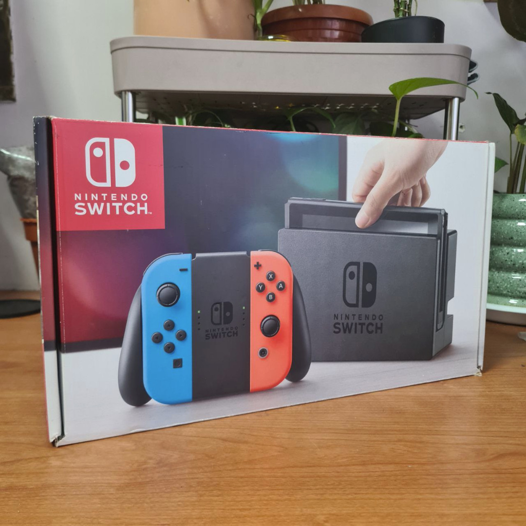 Nintendo Switch Gen 1 NO Joycon, Video Gaming, Video Game Consoles ...