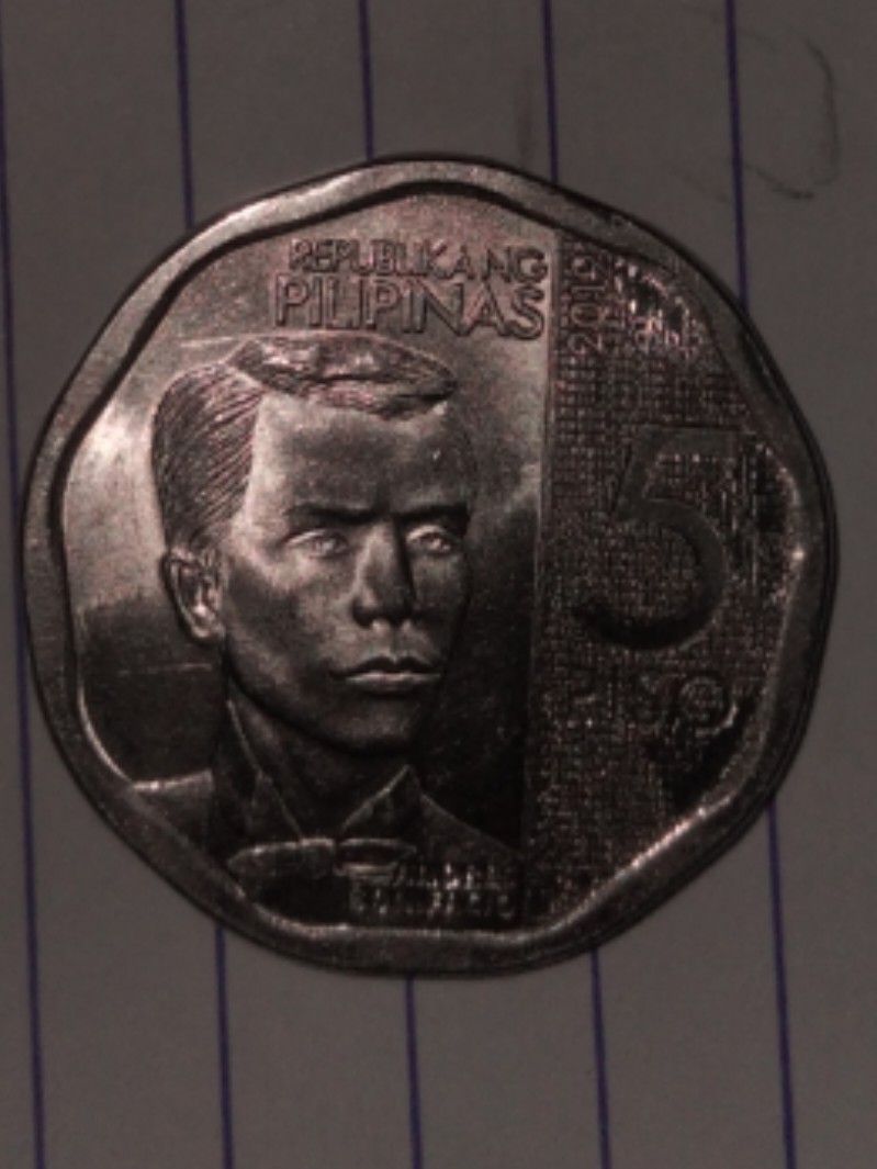 Nonagonal 5 peso coin., Hobbies & Toys, Memorabilia & Collectibles ...