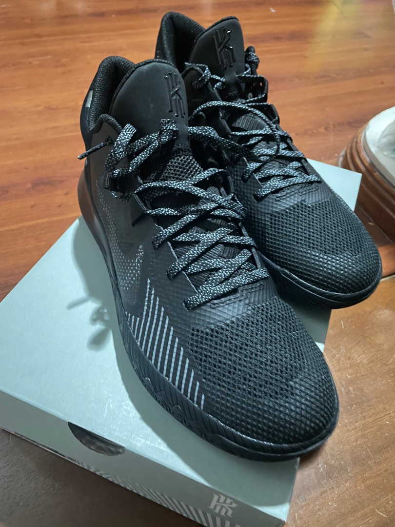 Original Nike Kyrie Flytrap V, Men's Fashion, Footwear, Sneakers on ...