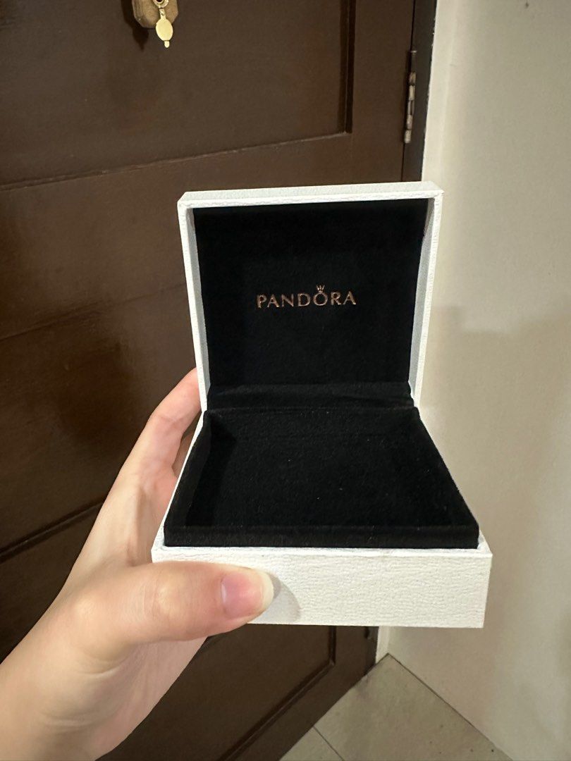 Pandora Necklace Box, Women's Fashion, Jewelry & Organizers, Accessory ...