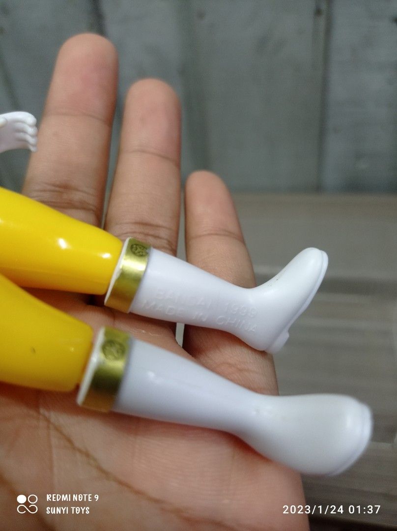 Power Rangers gogofive yellow flip head, Hobbies & Toys, Toys & Games ...