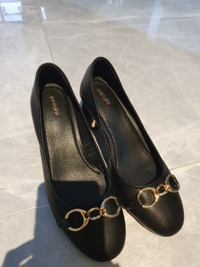 Pretty Fit Ronnie pumps, Women's Fashion, Footwear, Heels on Carousell