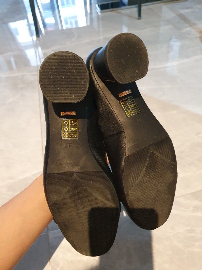 Pretty Fit Ronnie pumps, Women's Fashion, Footwear, Heels on Carousell