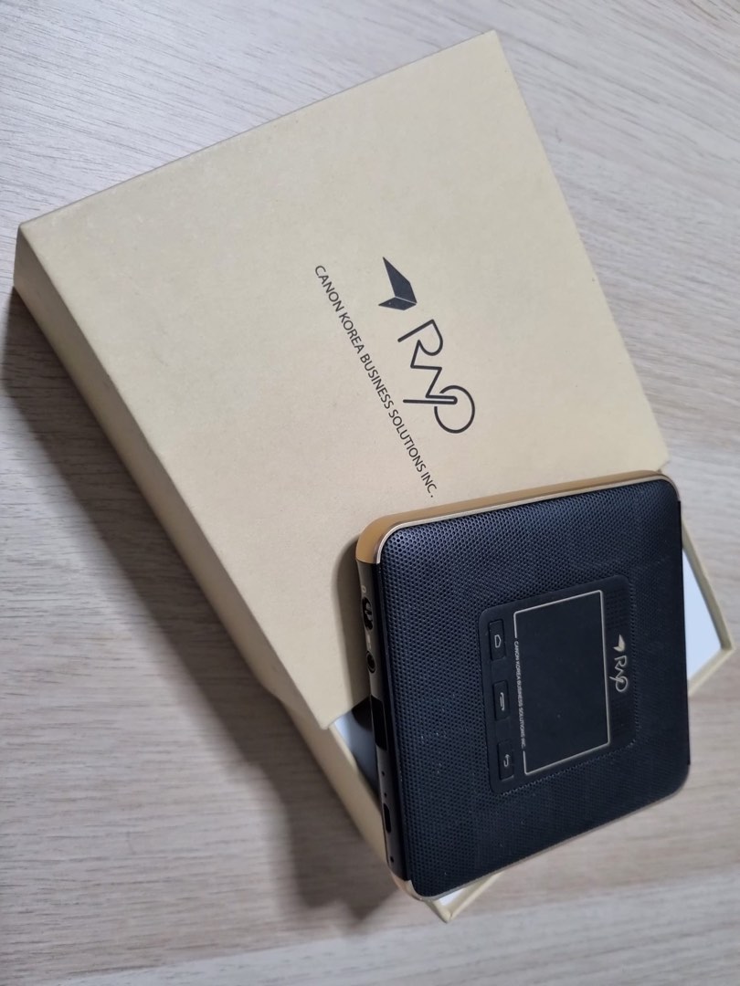 Rayo S1 mini projector, TV & Home Appliances, TV & Entertainment ...