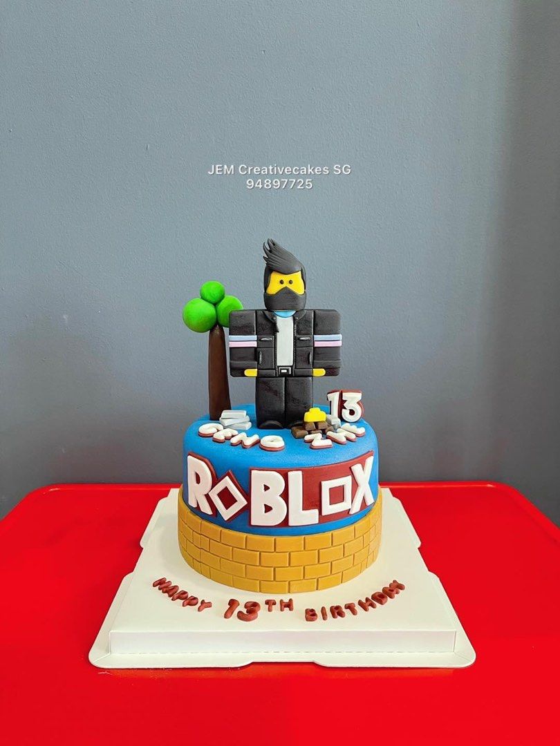 Roblox cake, Food & Drinks, Homemade Bakes on Carousell