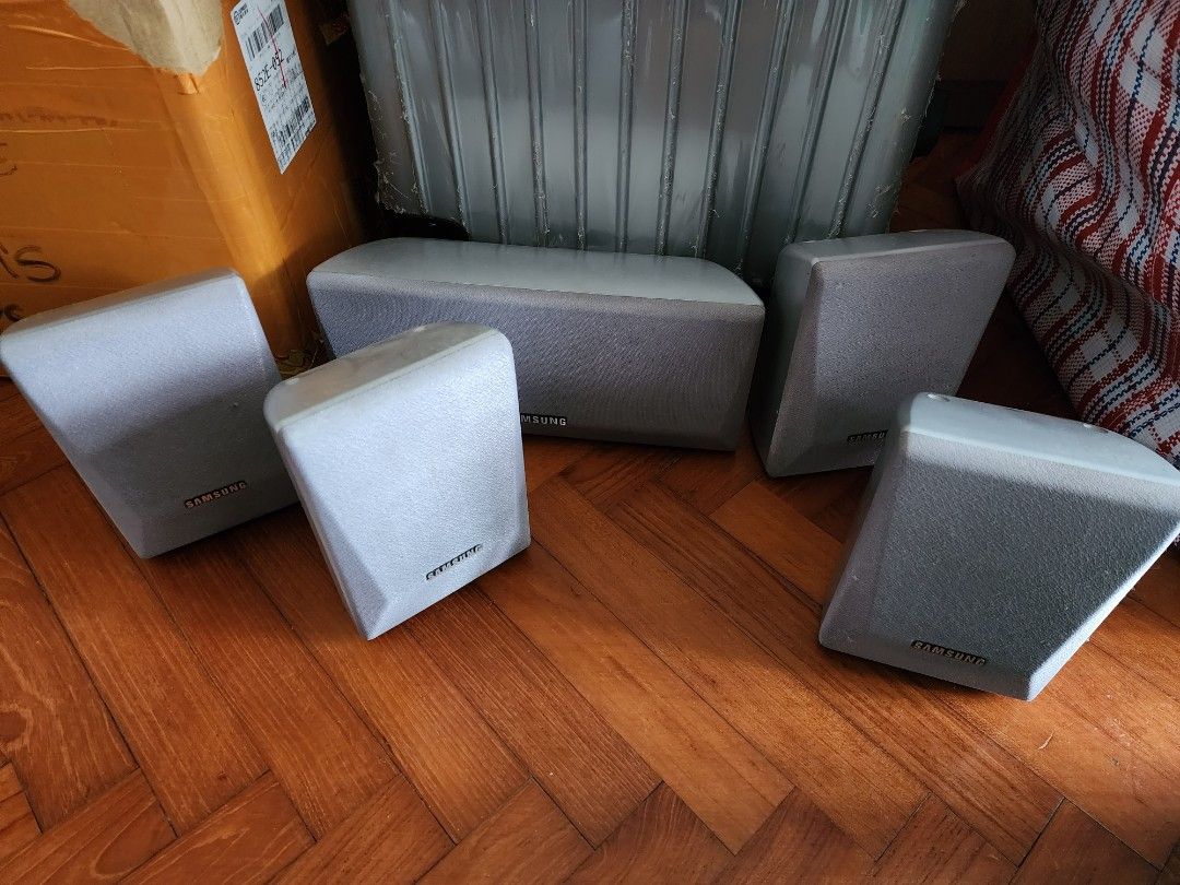 Samsung Home Theater Surround HT DM550, 音響器材, Soundbar、揚聲器、藍牙喇叭、耳擴 - Carousell