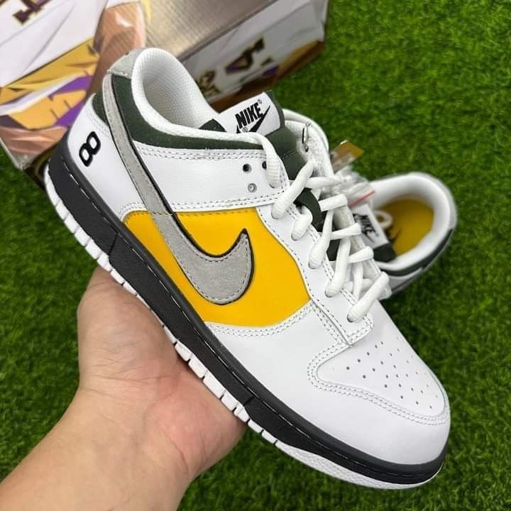 SB DUNK LOW KOBE, Luxury, Sneakers & Footwear on Carousell