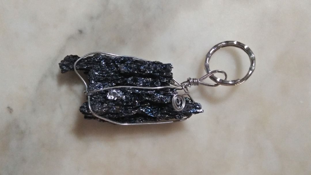 (sejenis) batu meteor model liontin atau gantungan tas., Barang Mewah ...