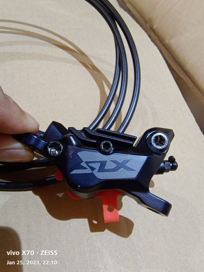 Shimano SLX BL-M7100 lever with Shimano SLX BR-M7120 4 pistons ...