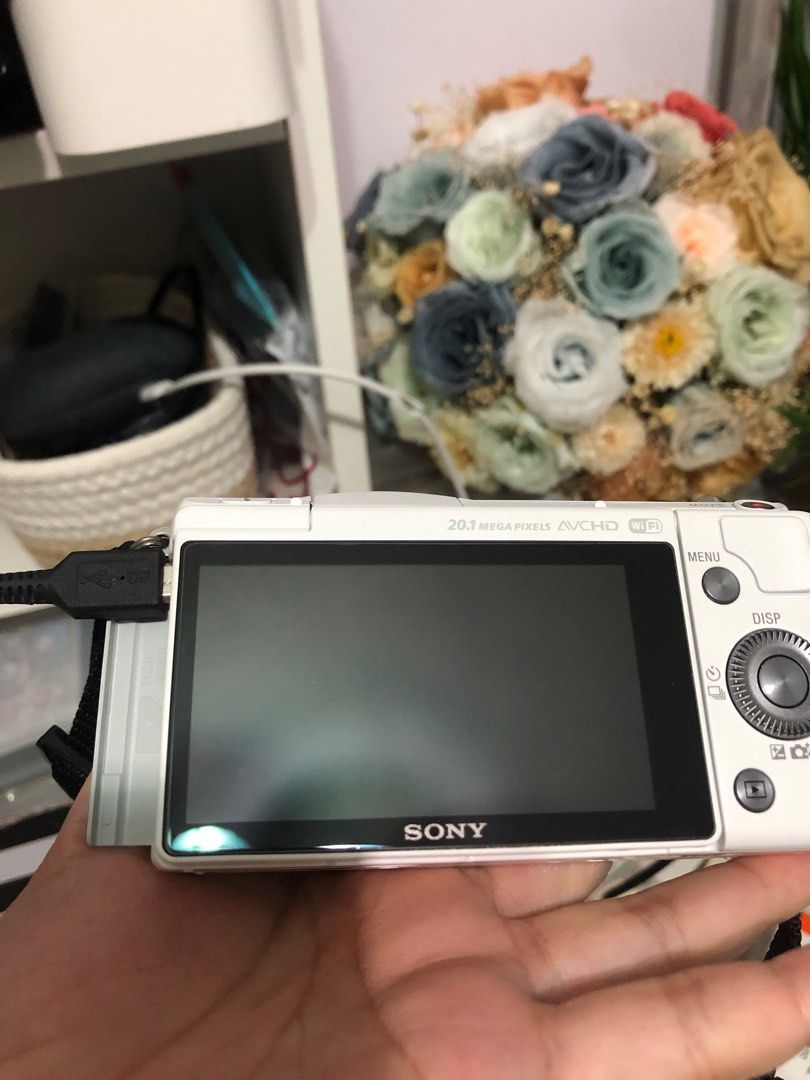 Sony A5000 - white, Photography, Cameras on Carousell