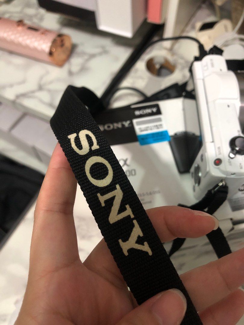 Sony A5000 - white, Photography, Cameras on Carousell