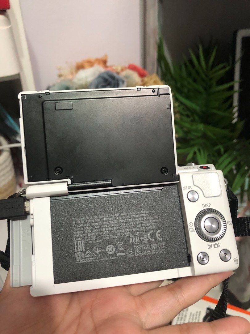 Sony A5000 - white, Photography, Cameras on Carousell