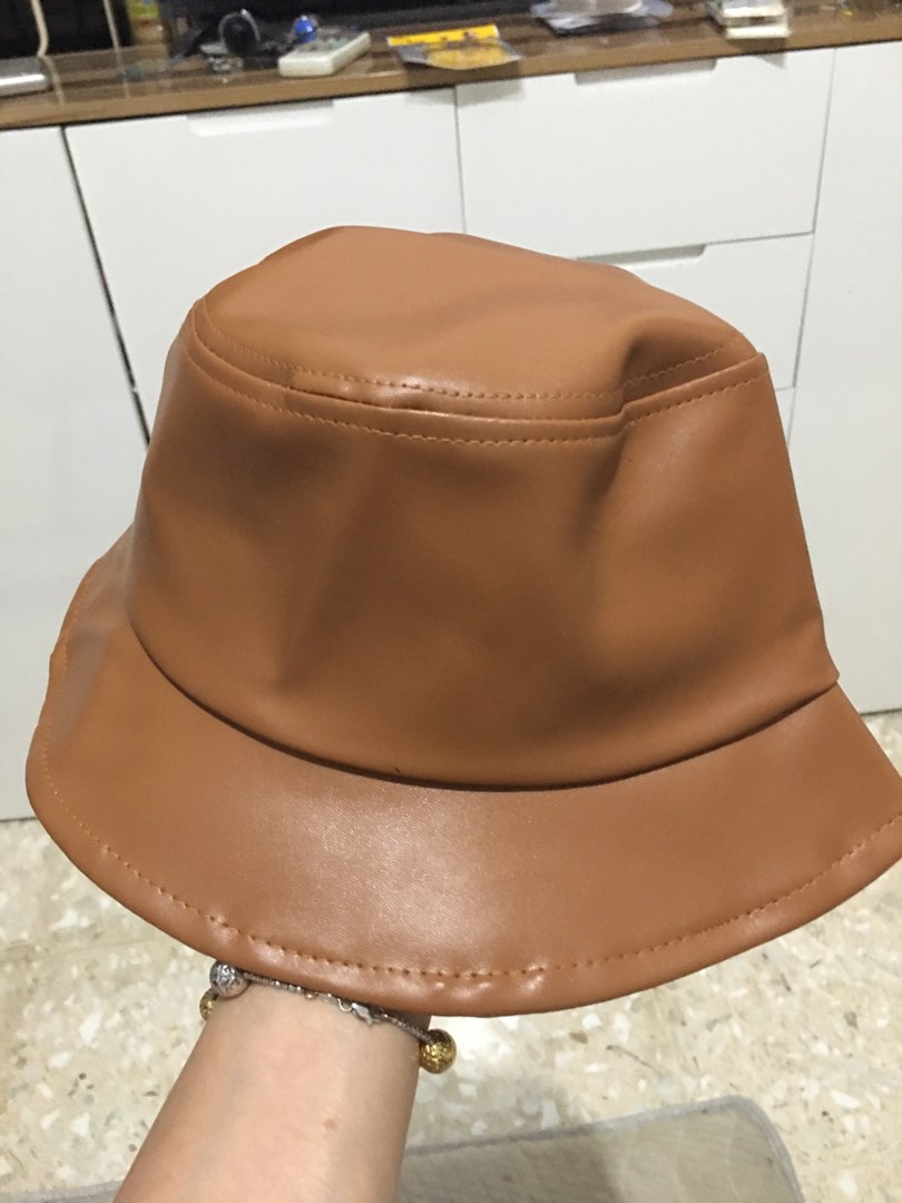 Topi coklat, Fesyen Wanita, Aksesoris di Carousell