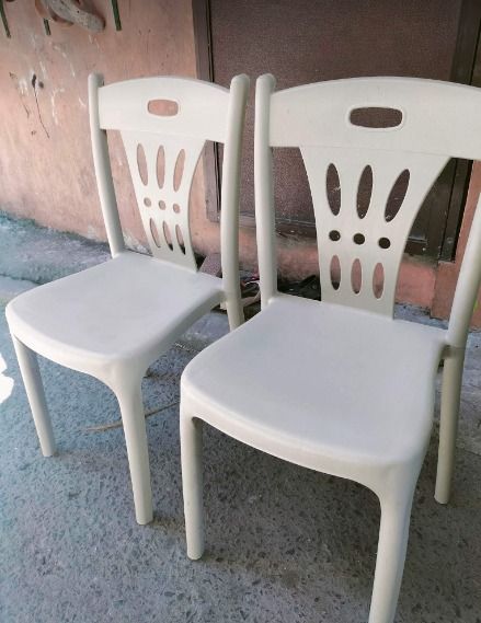 WHITE ELASTIC HAMPAS CHAIRS - To Pinagbuhatan Pasig, Furniture & Home ...