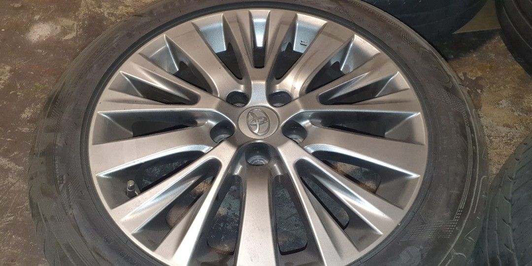 18" toyota alphard/vellfire rim, Car Accessories, Tyres & Rims on Carousell