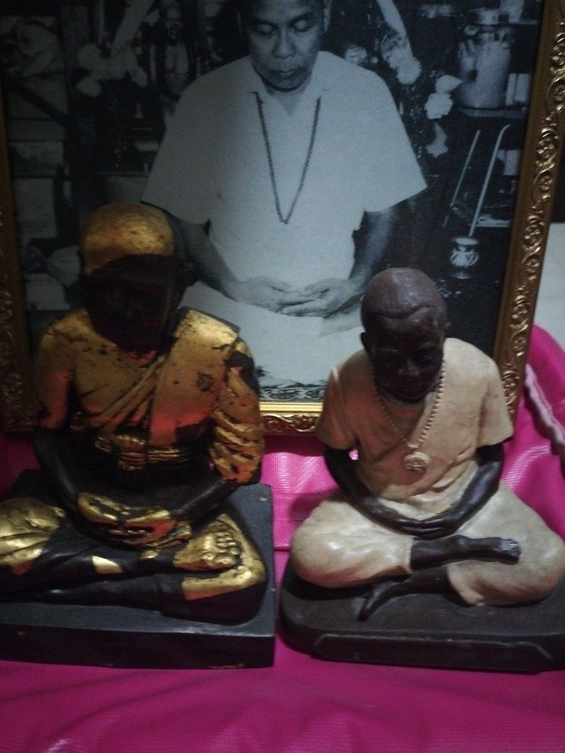 Ajarn Tongtao Wat Kao Or 2534with below embed alot of old Amulets.and Ajarn Chum and his Frame ...