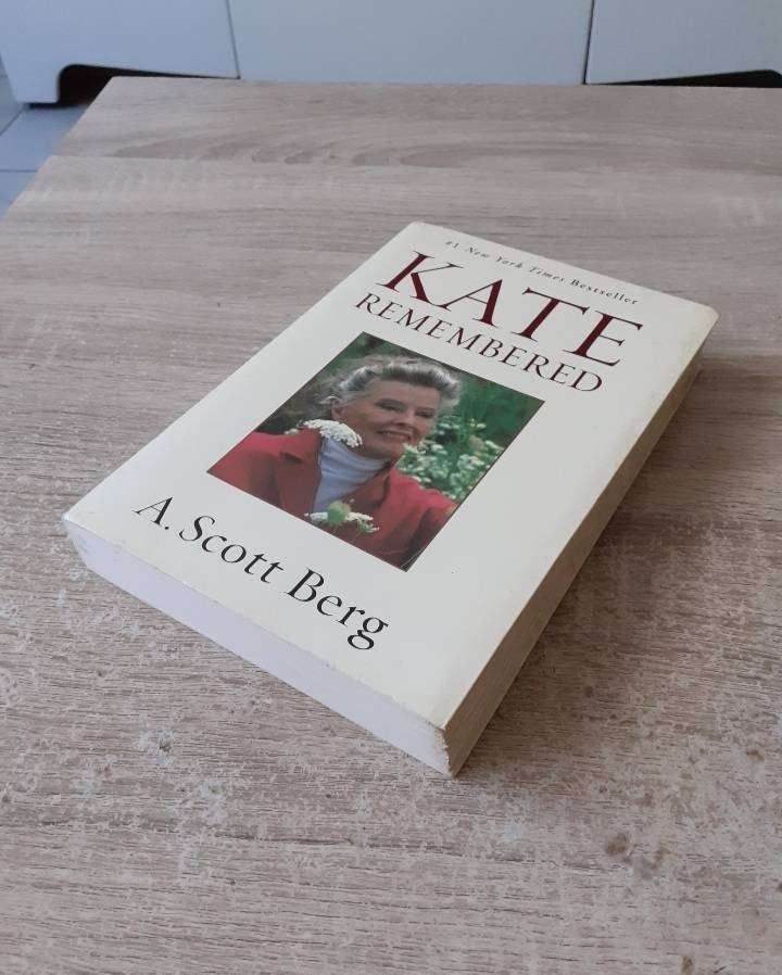 Buku biografi Kate Remembered, Buku & Alat Tulis, Buku di Carousell