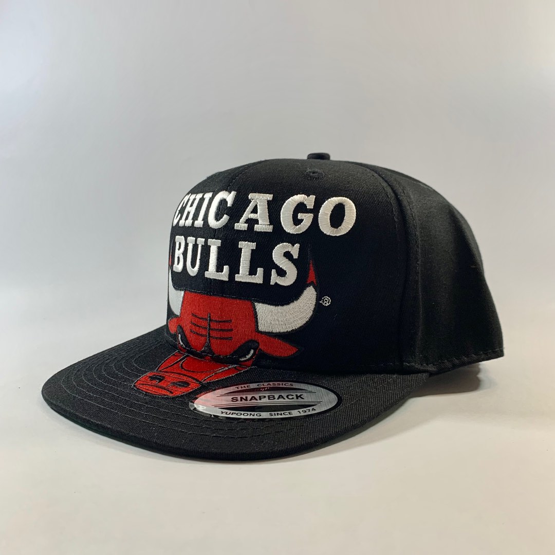 CHICAGO BULLS SCRIPT LOGO, Men's Fashion, Watches & Accessories, Caps ...