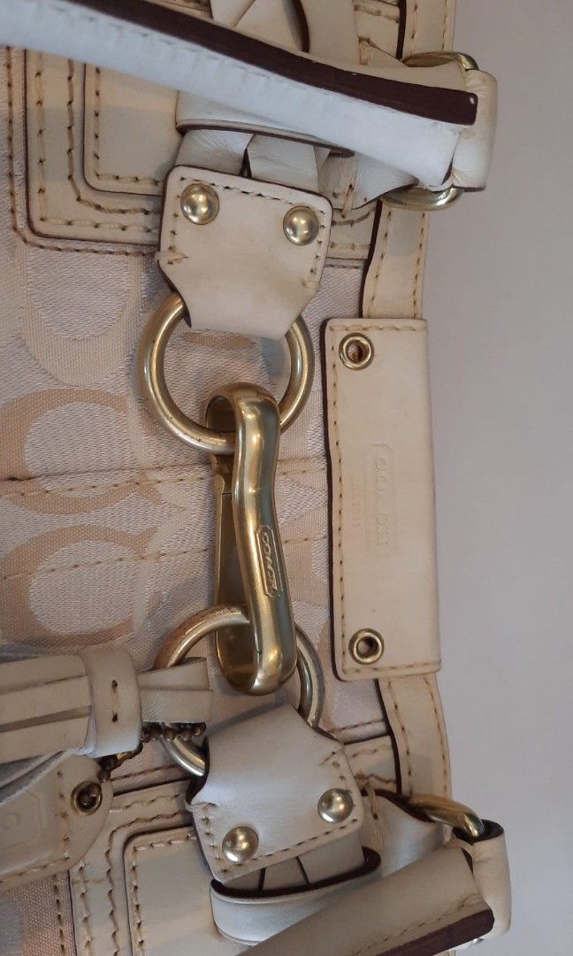 Coach Classic collection, Women's Fashion, Bags & Wallets, Tote Bags on ...