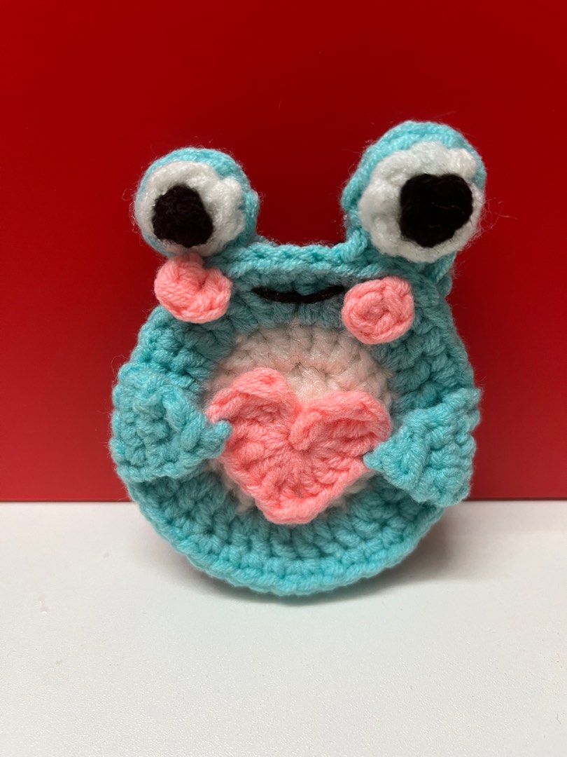 crochet frog pouch with heart, Hobbies & Toys, Stationery & Craft ...