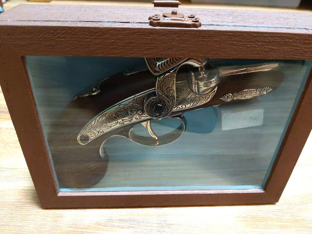 Denix Blunderbuss or Philadelphia Derringer+Display case+holster ...