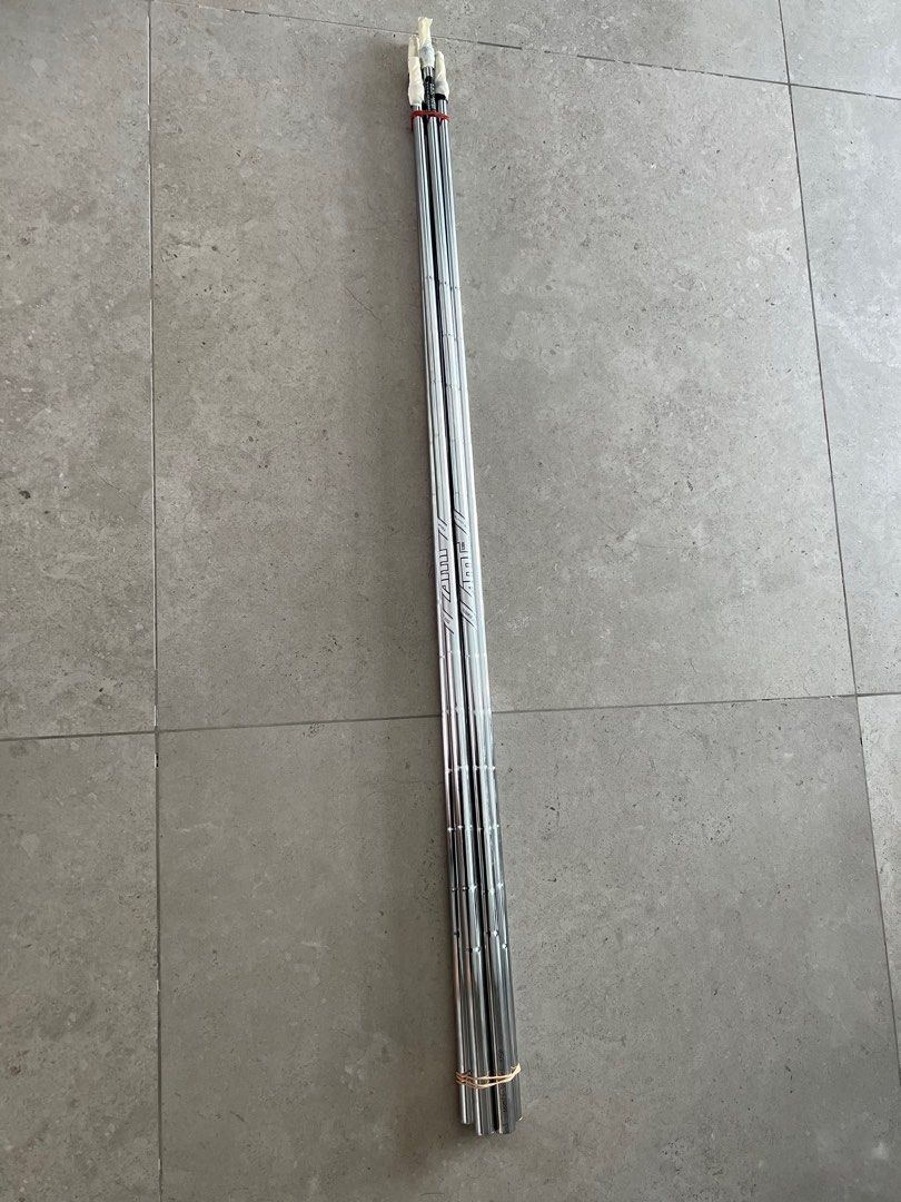 Dynamic Gold AMT White S300 iron shafts, Sports Equipment, Sports ...