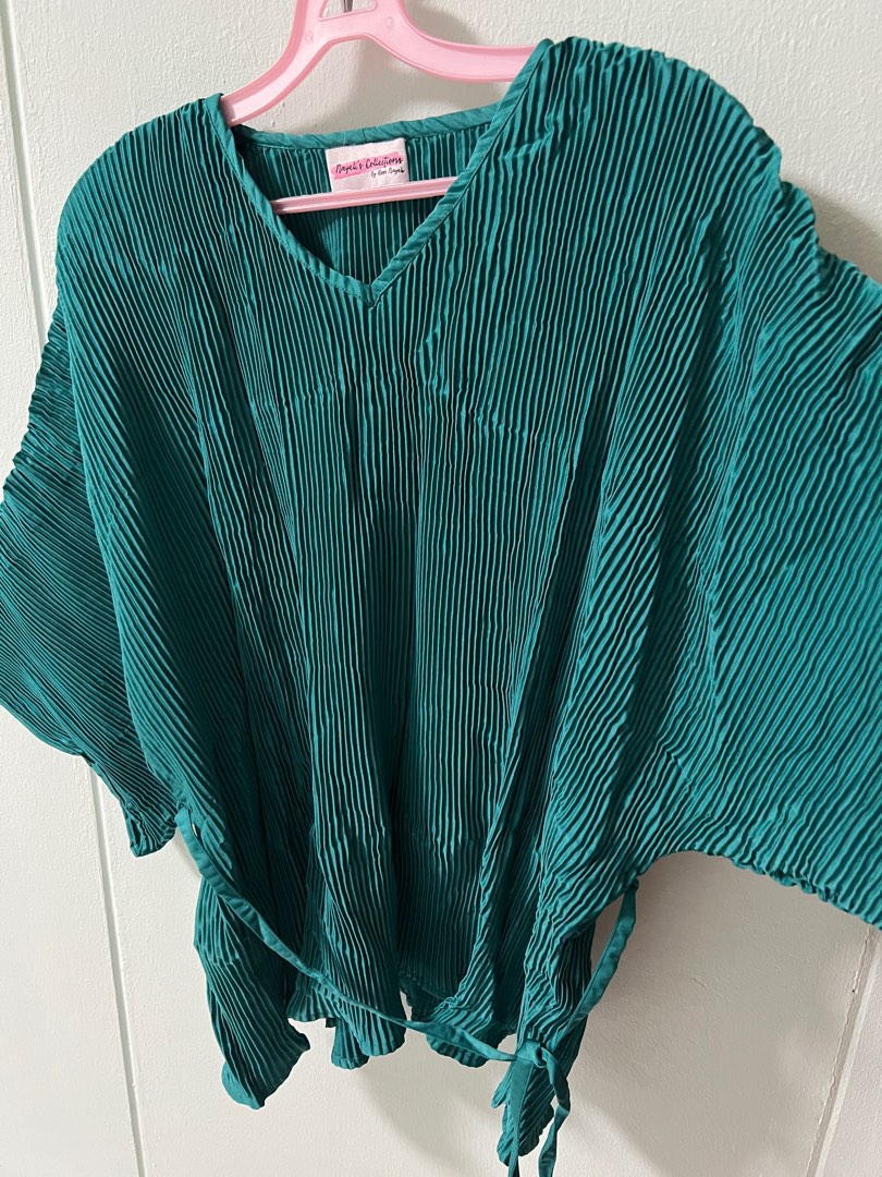 Emerald Pleated Set, Women's Fashion, Dresses & Sets, Sets or ...