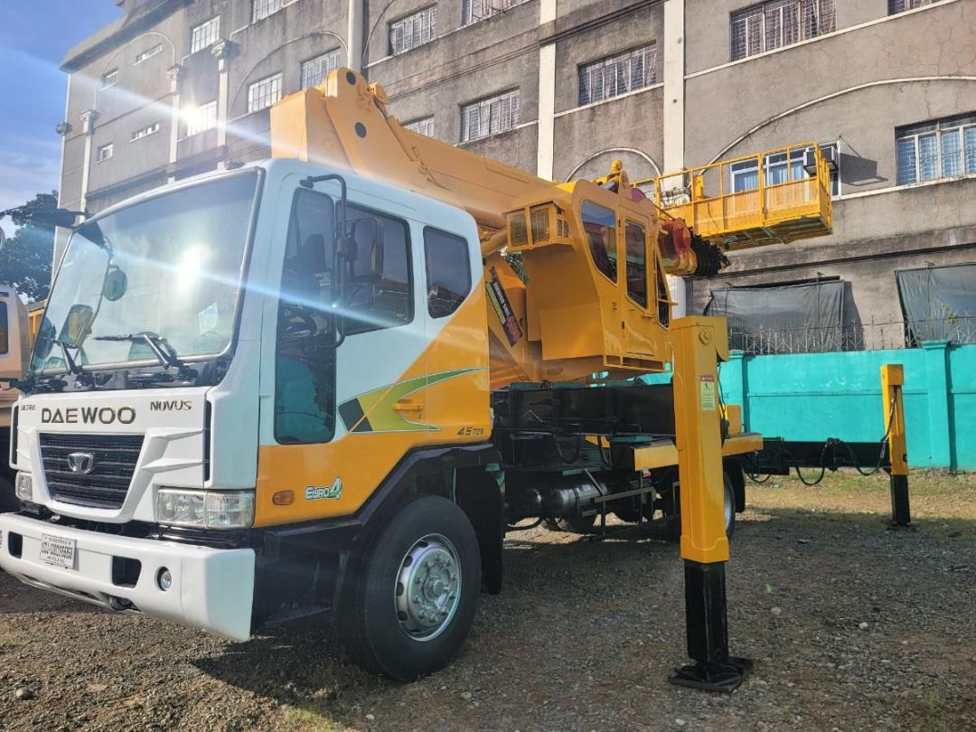For Sale: Daewoo 45 Meters Man Lift Truck Jinwoo SMC450 Crane Model ...