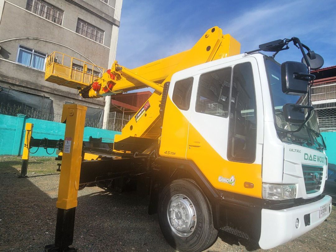 For Sale: Daewoo 45 Meters Man Lift Truck Jinwoo SMC450 Crane Model ...